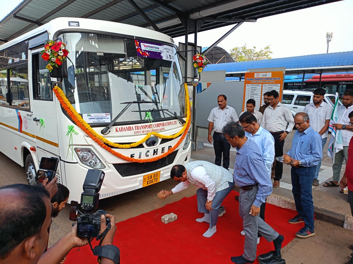 Inauguration and flagged off of five new ultra modern KTCL buses for ...