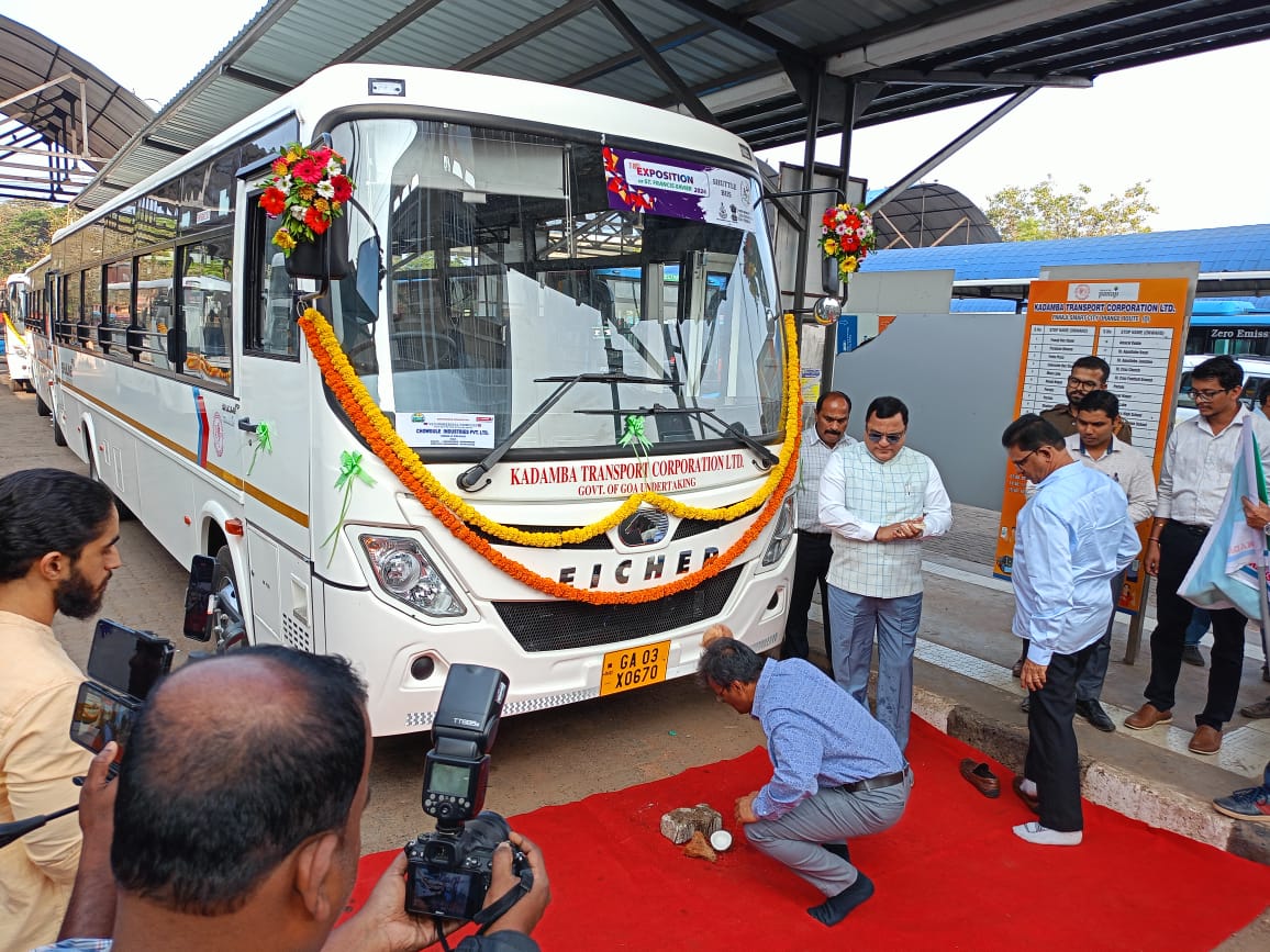 Inauguration and flagged off of five new ultra modern KTCL buses for ...